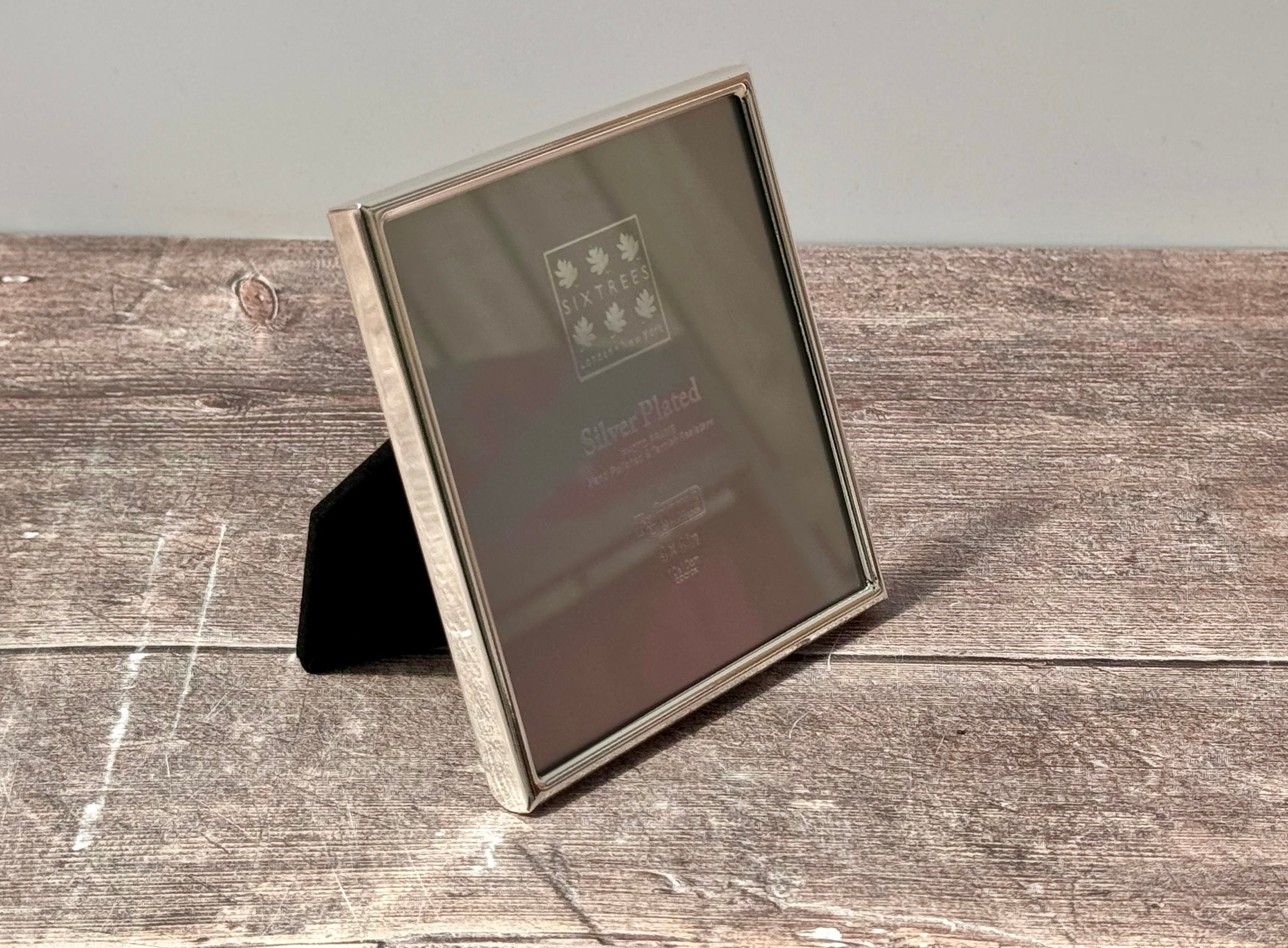 Sixtrees Slim Silver Plated Border Photo Frame, 4’ x 4’ – Hampton Homeware