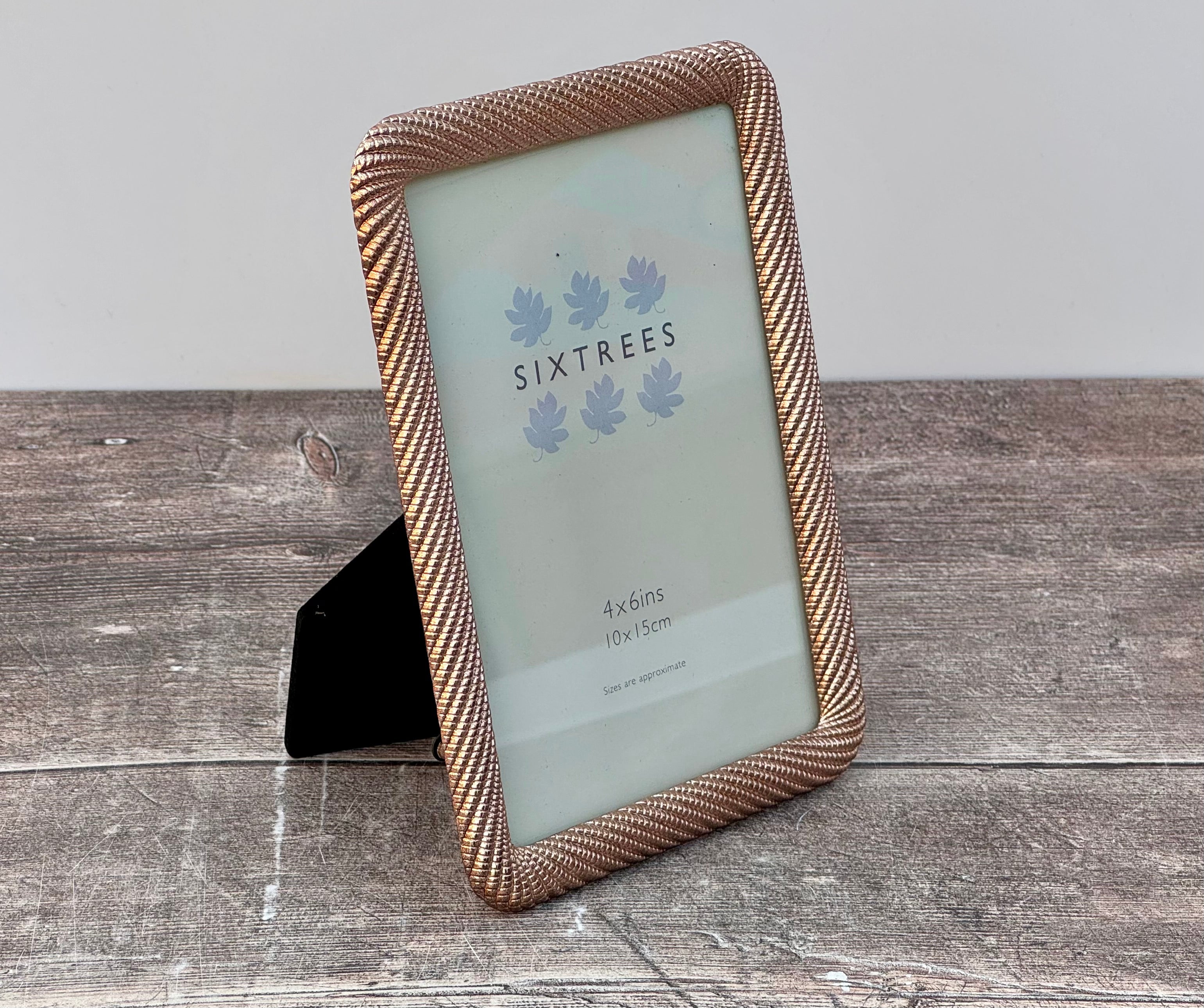 Sixtrees Rose Gold Diagonal Metal Photo Frame, 4’ x 6’ – Hampton Homeware