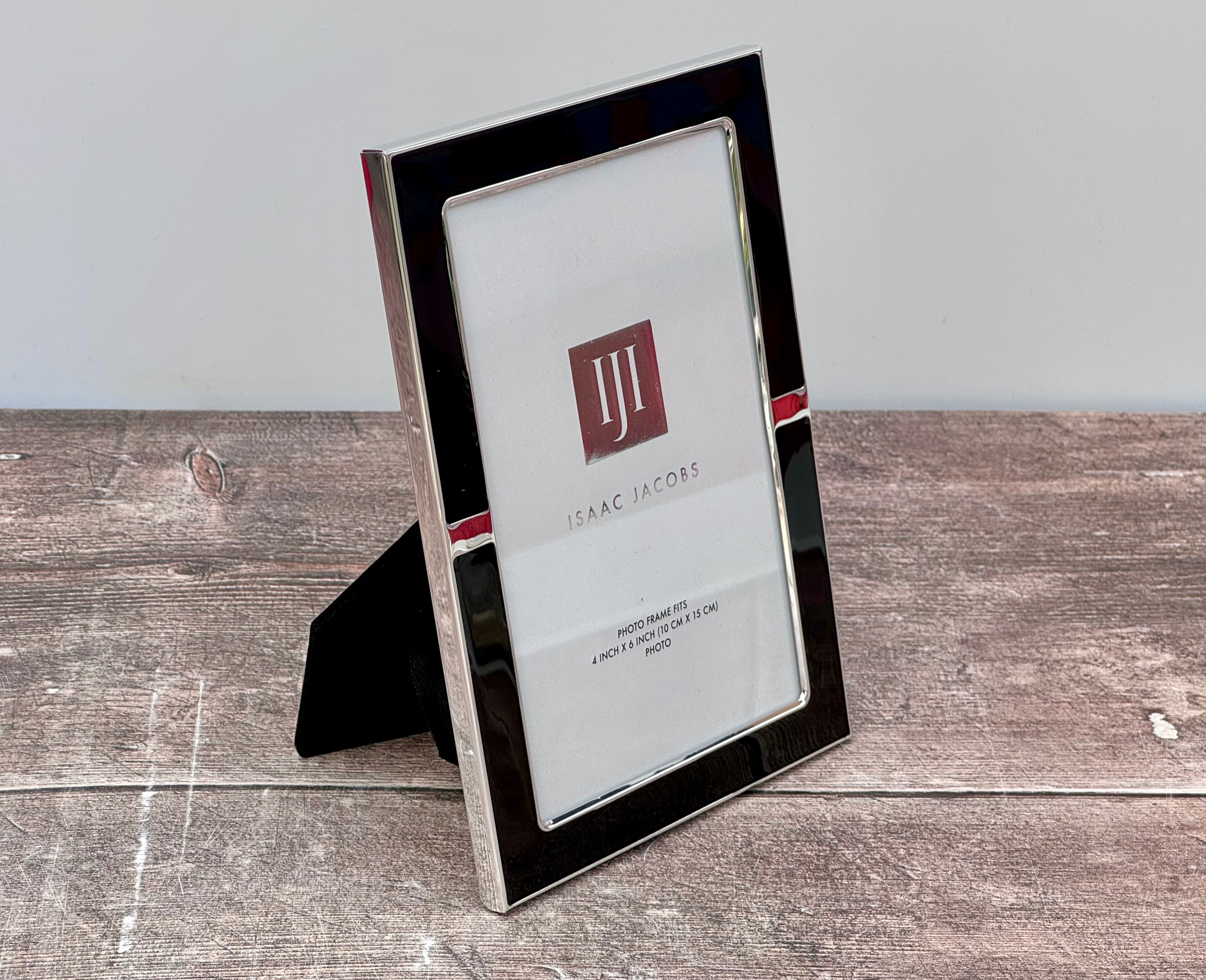 Isaac Jacobs Black and Silver Photo Frame, 4 x 6 – Hampton Homeware